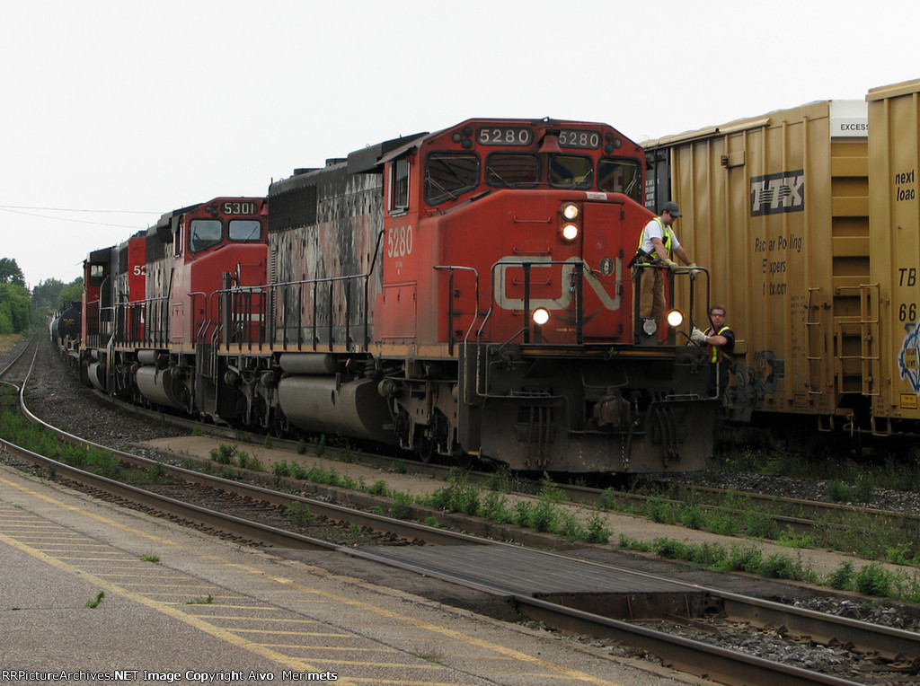 CN 5280 east at Brantford